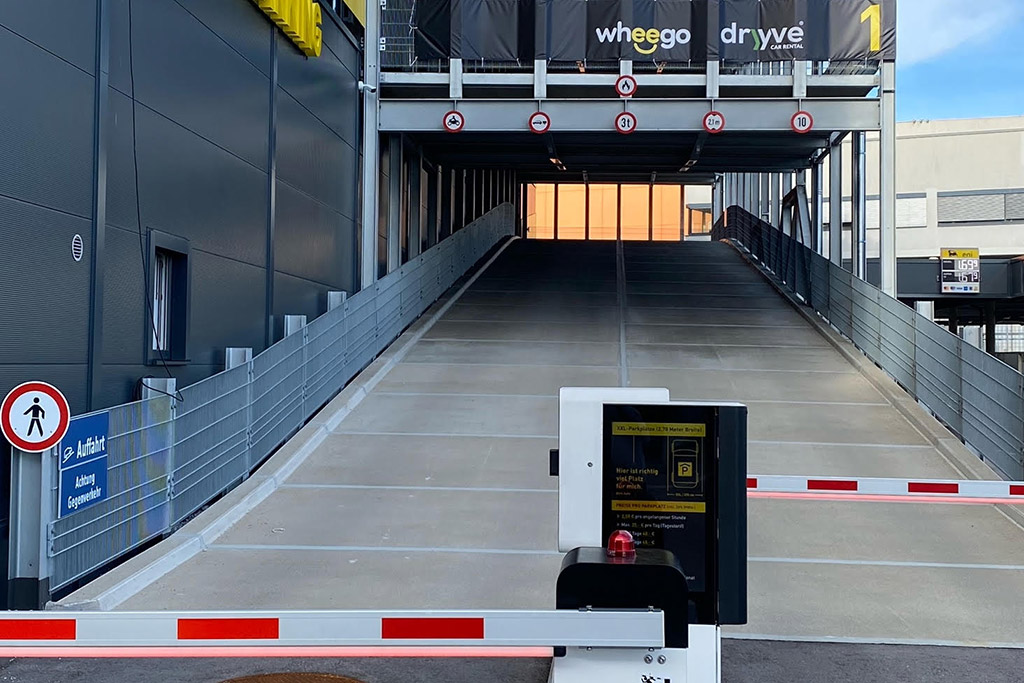 Dryyve Car Rental office location, contact us in Budapest & Vienna